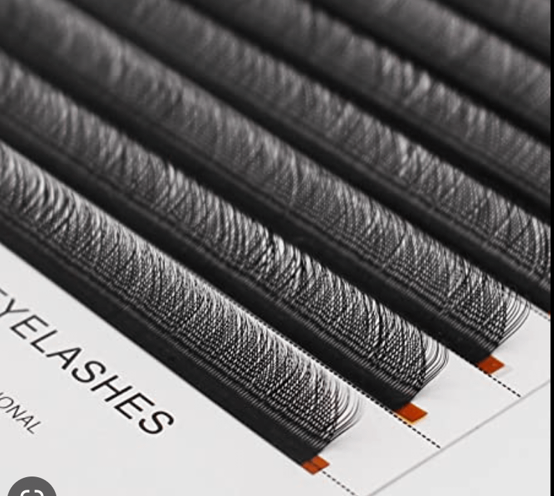 A behind-the-scenes look at lashes factory in the eyelash industry